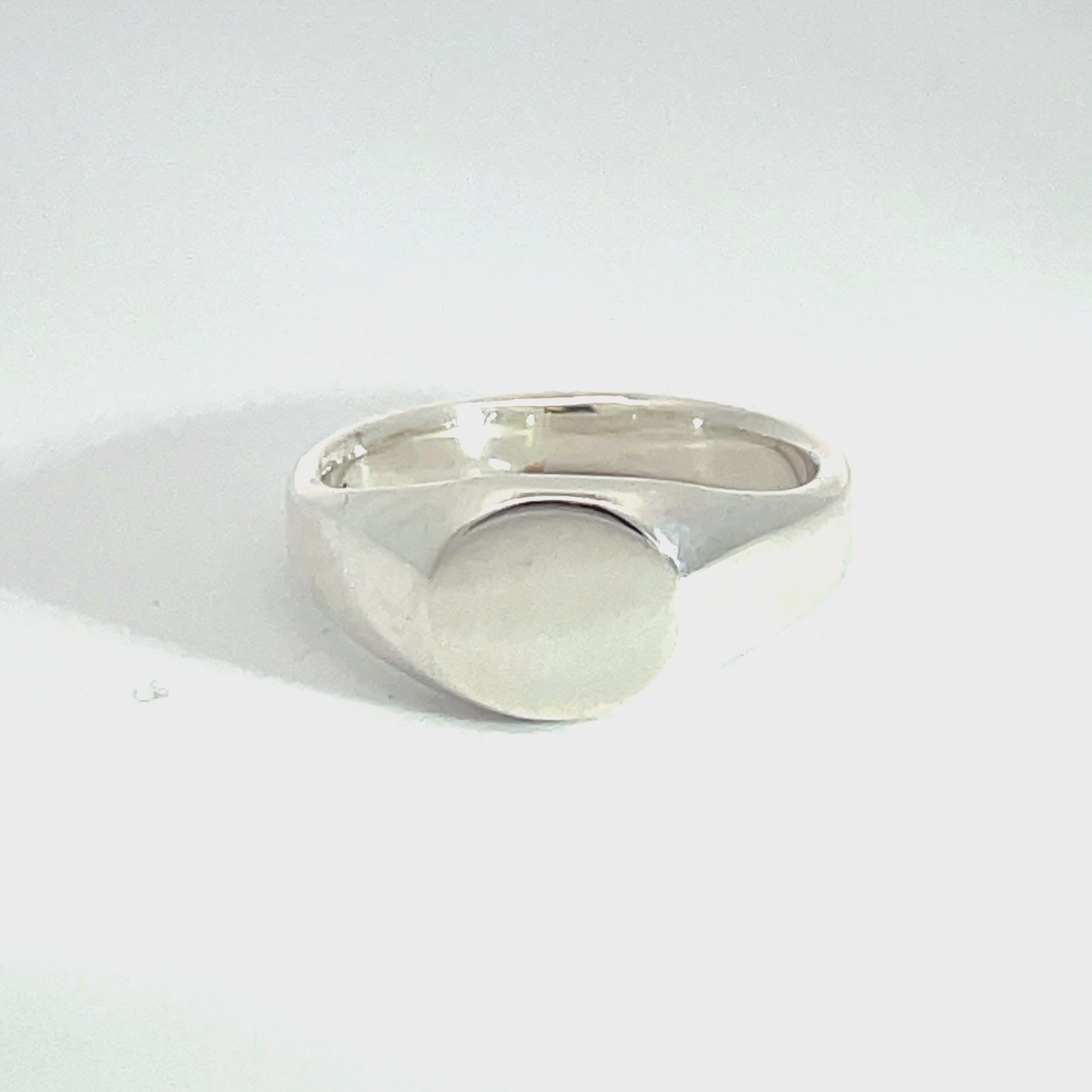 Sterling Silver Oval Signet Ring small – Village Jeweller